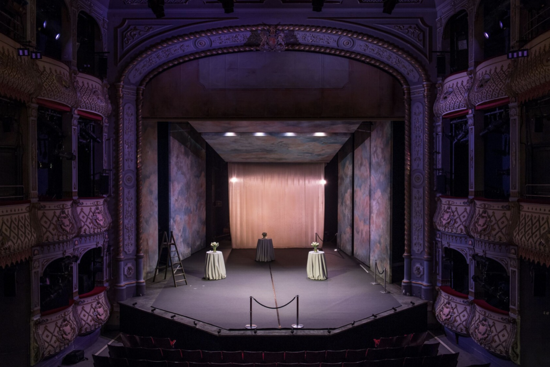 Old Vic Model Box